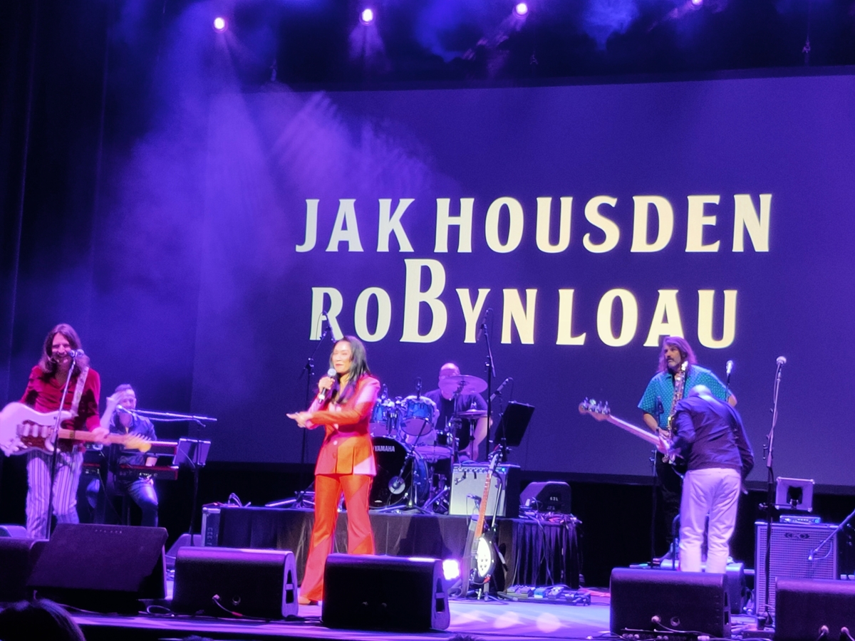robyn loau Concert & Tour History | Concert Archives