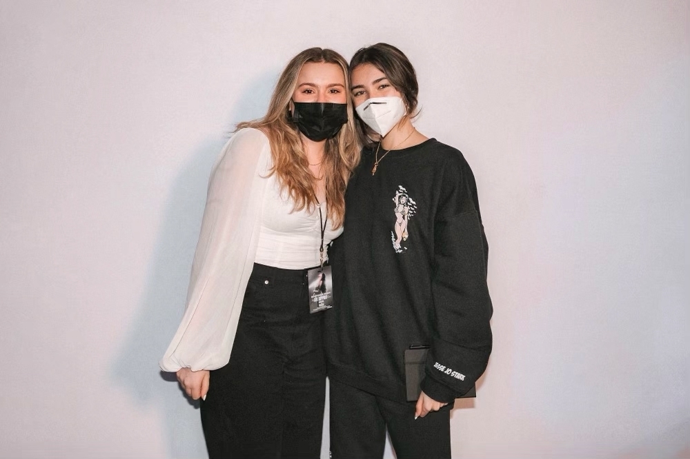 Nov 11, 2021: Madison Beer / Maggie Lindemann / Audriix at Saint Andrew ...