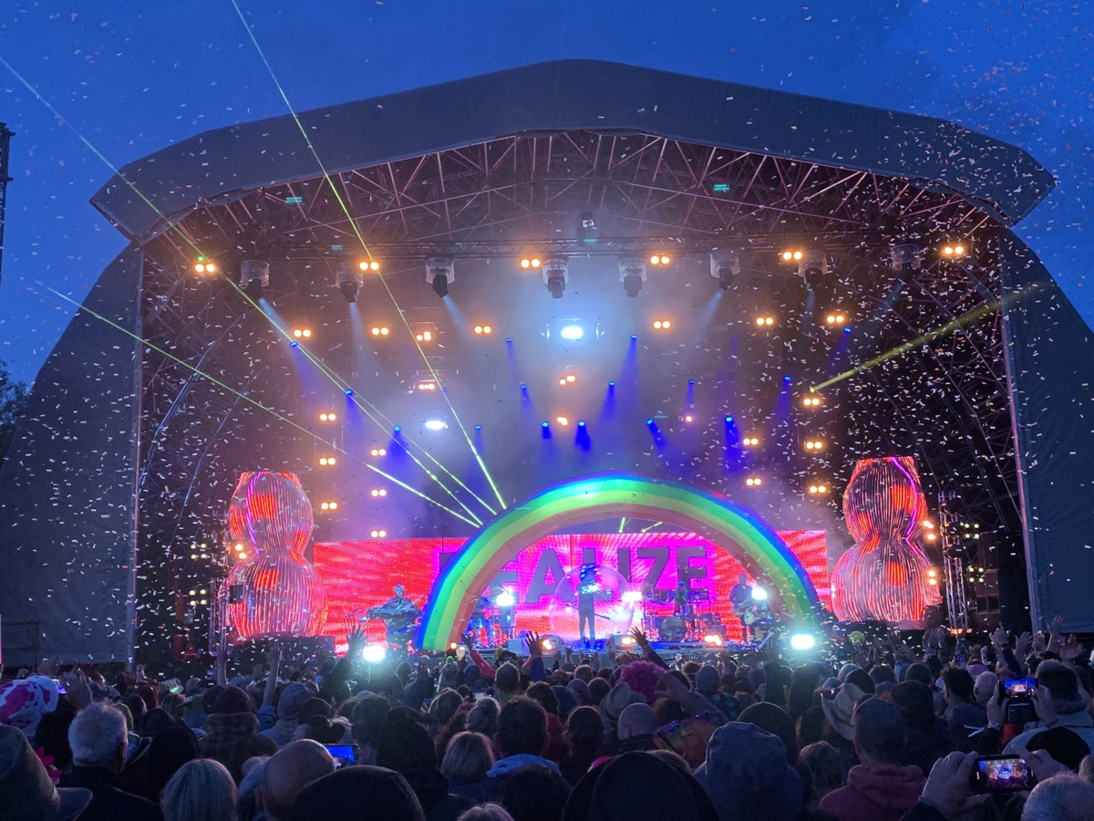 Theo Mizú & Banda Concert Photos | Concert Archives