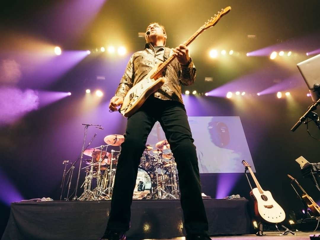 Eric Gillette Concert & Tour History | Concert Archives