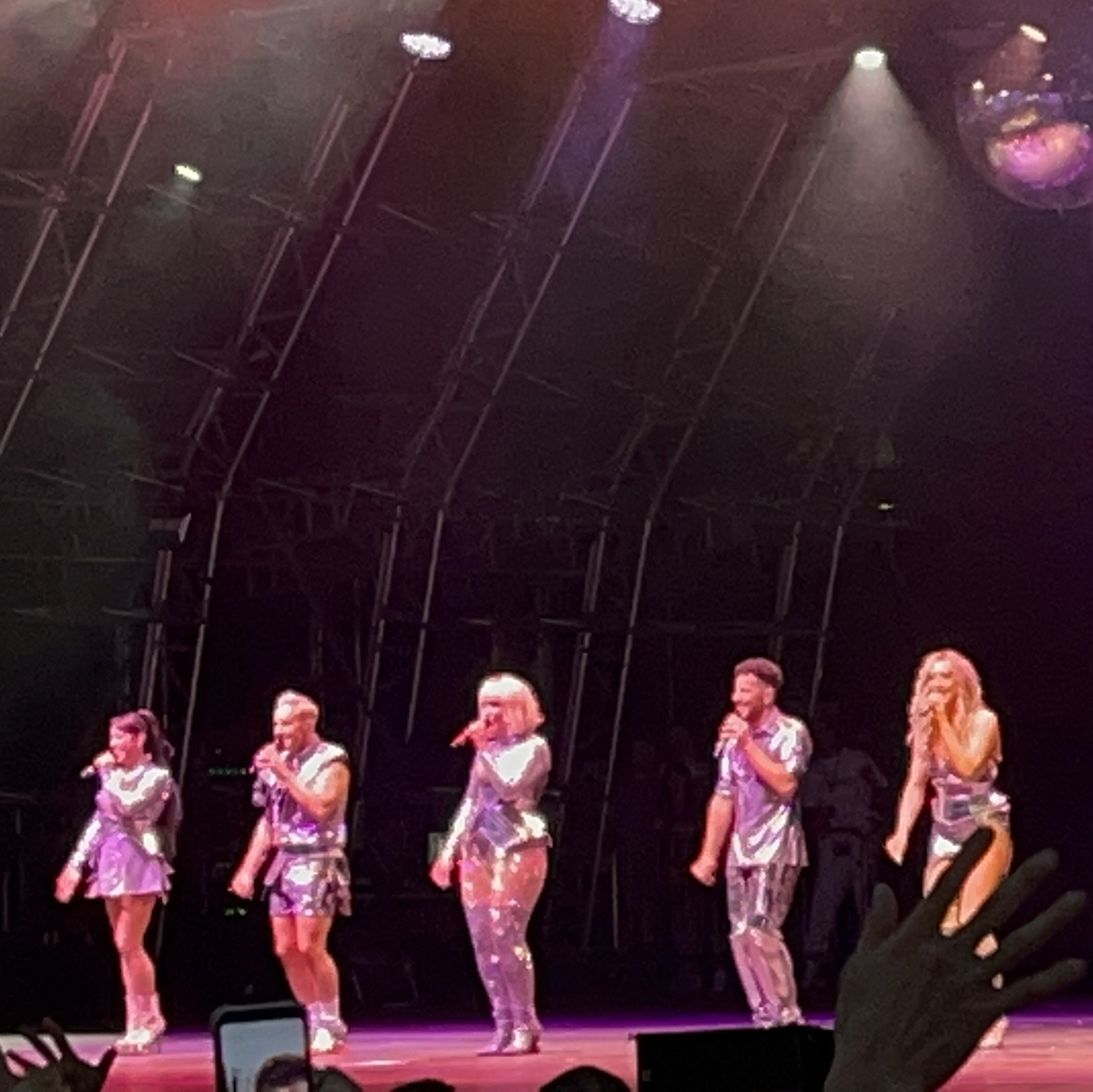 Samantha Fox Concert & Tour History (Updated for 2023) | Concert Archives