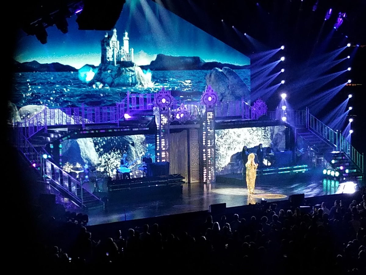 Cher Concert & Tour History (Updated for 2023) | Concert Archives