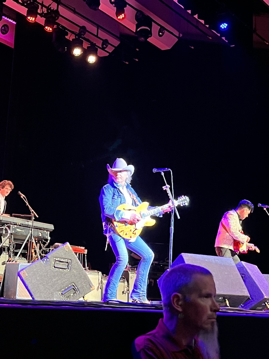 Dwight Yoakam Concert & Tour History (Updated for 2022) | Concert Archives