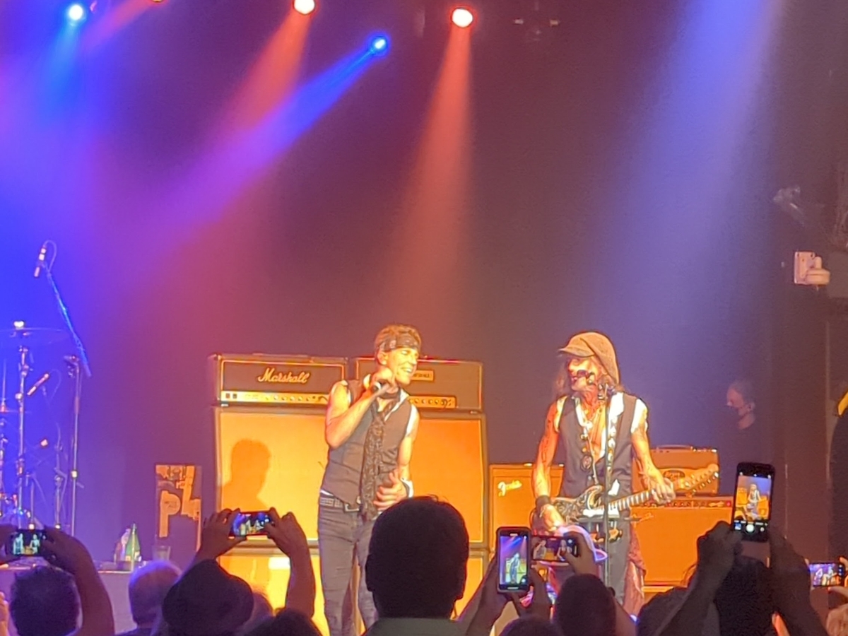 Charlie Farren Concert & Tour History | Concert Archives