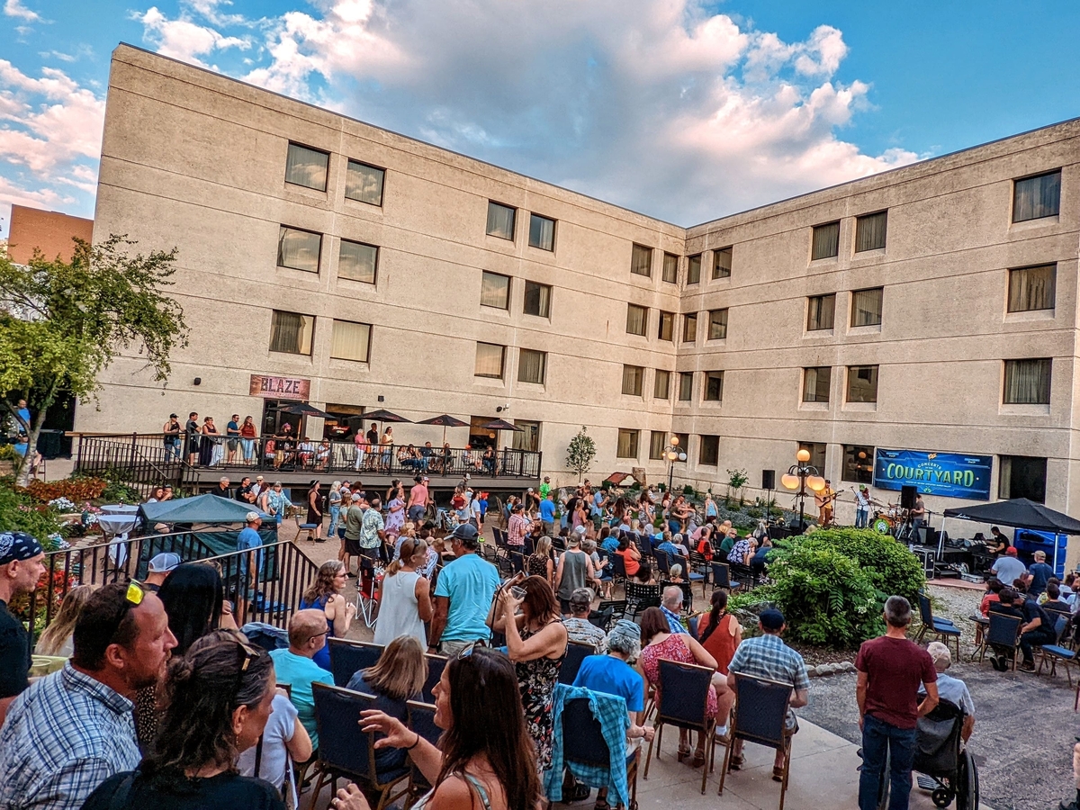 Concert History of Paper Valley Courtyard Appleton, Wisconsin, United ...