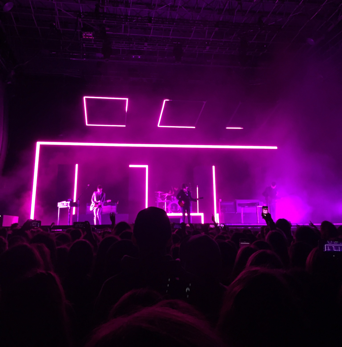 The 1975 Concert & Tour History (Updated for 2022) | Concert Archives