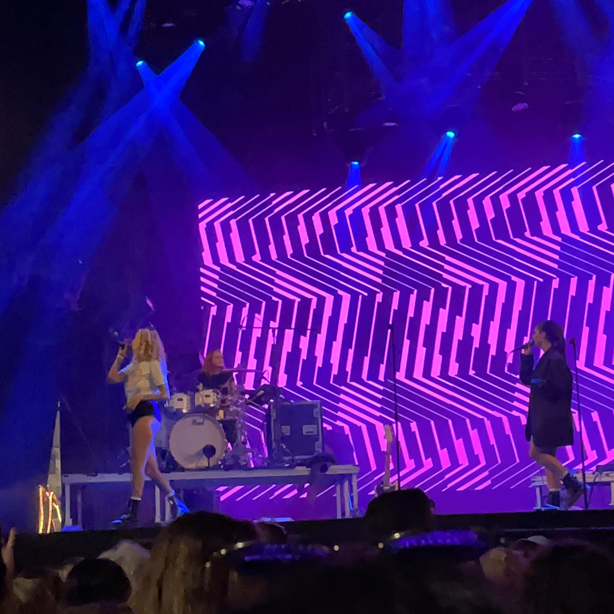 Share Your Concert Photos For Free | Concert Archives