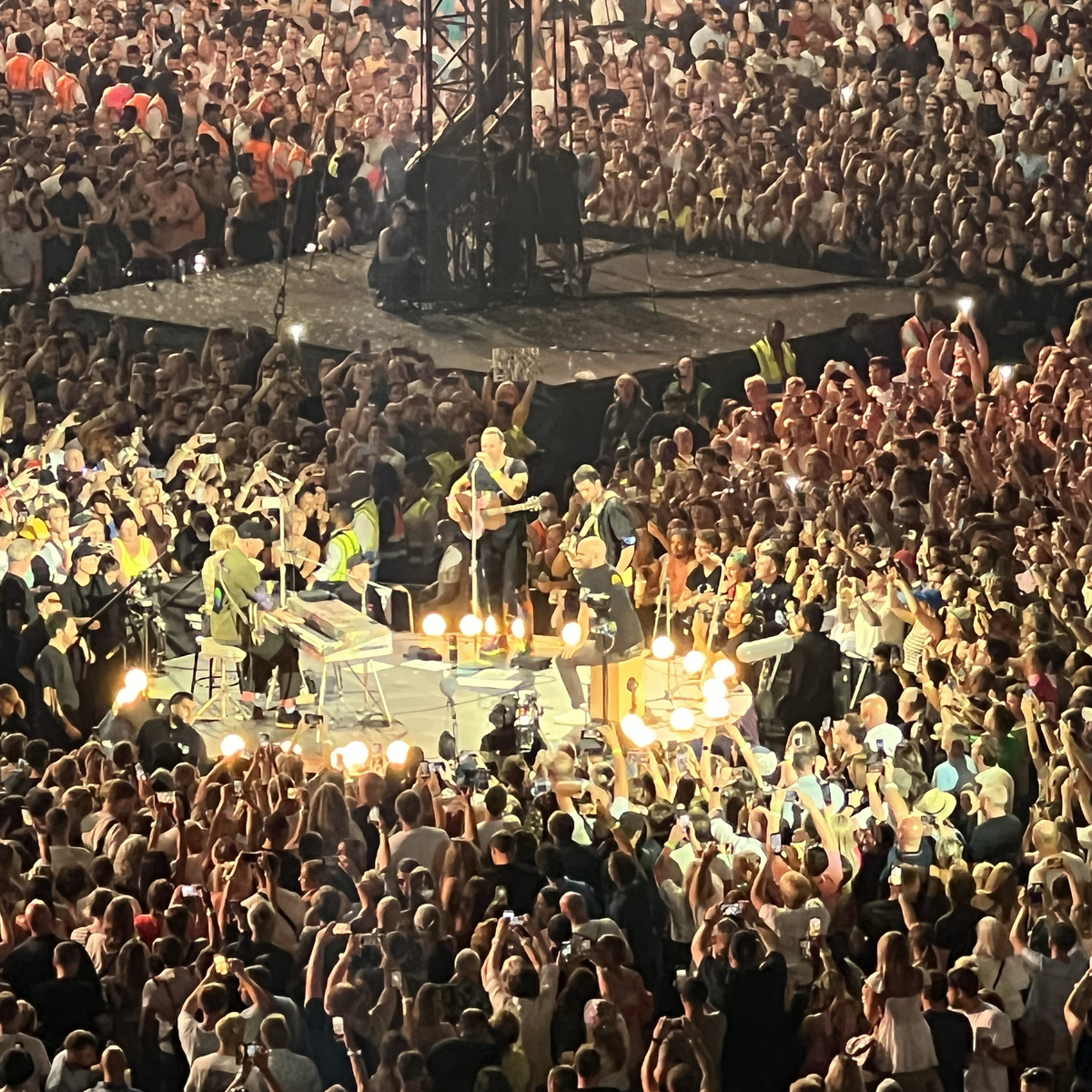 Aug 13, 2022: Coldplay / H.E.R. / Griff / Craig David / Jacob Collier ...