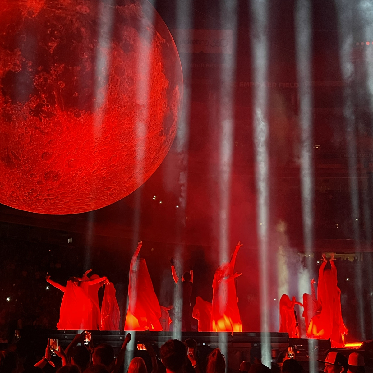 Aug 18, 2022: The Weeknd / Kaytranada / Mike Dean at Empower Field at ...