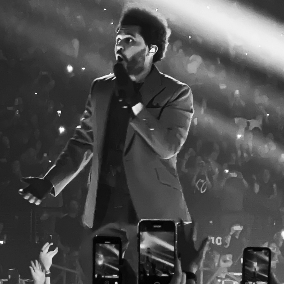 Aug 20, 2022: The Weeknd / Kaytranada / Mike Dean at Allegiant Stadium ...