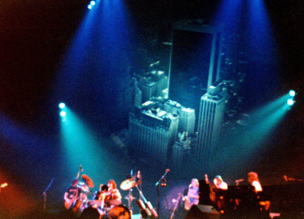 Jun 28, 1977: Pink Floyd at The Spectrum Philadelphia, Pennsylvania ...