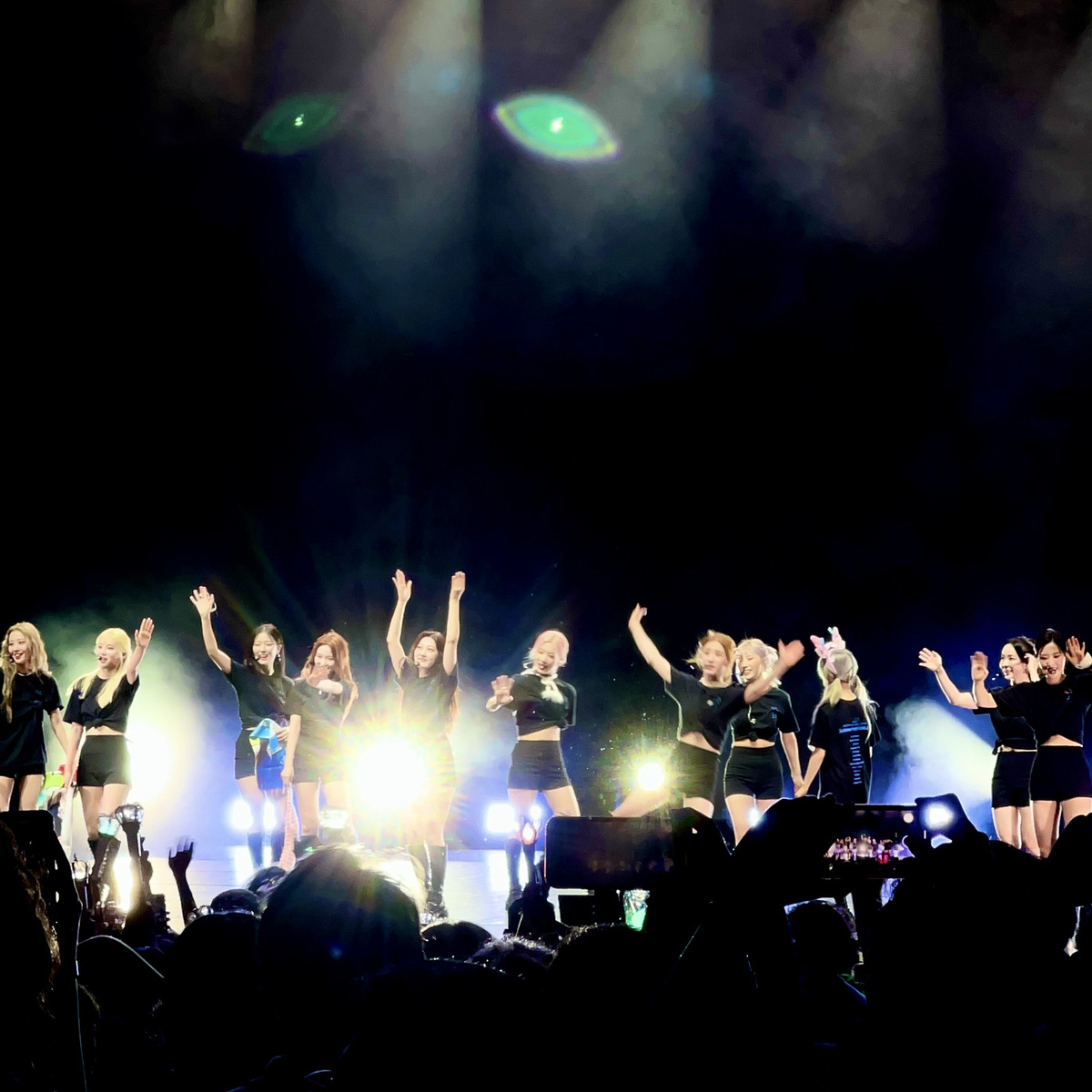 Loona Concert & Tour History (Updated for 2022) | Concert Archives