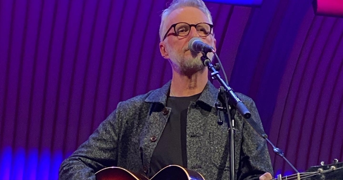 Oct 11, 2022: Billy Bragg / Alice Phoebe Lou at Troy Savings Bank Music ...