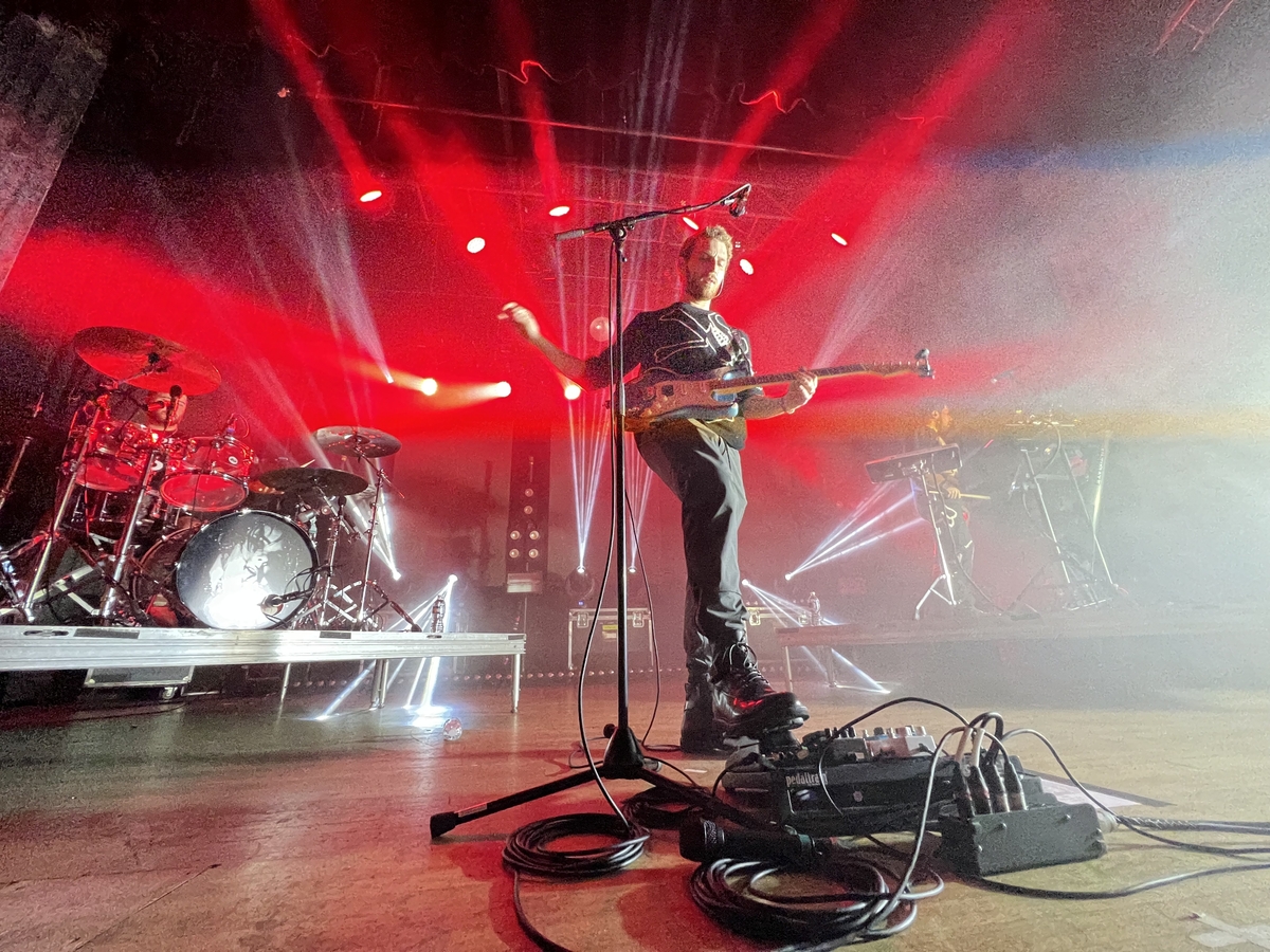 Oct 13, 2022: Two Feet / Brothel at Variety Playhouse Atlanta, Georgia ...