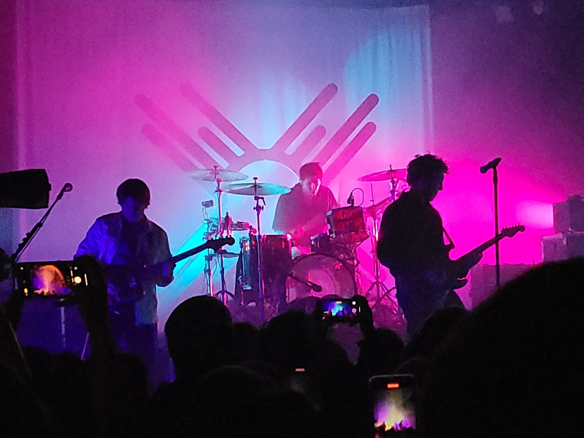 Oct 18, 2022: Bad Suns / Quarters of Change / Last Dinosaurs at Mr ...