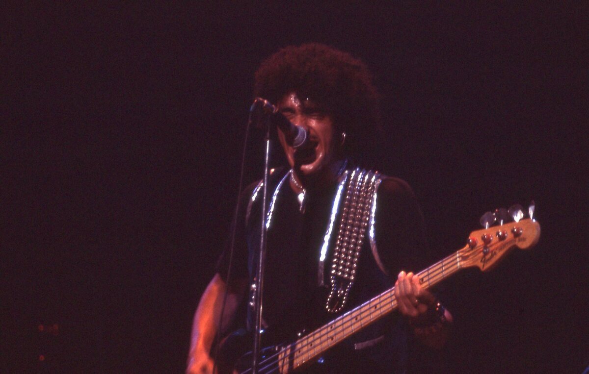 Thin Lizzy's 1977 Concert & Tour History | Concert Archives