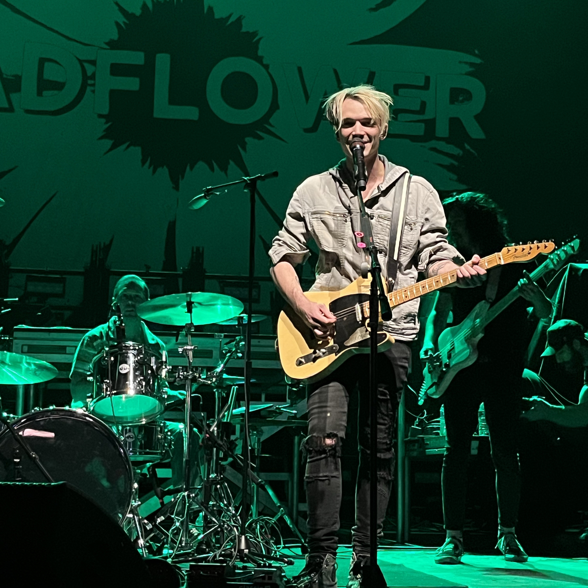 Oct 19, 2022: AWOLNATION / Badflower / The Mysterines at Agora Theatre ...