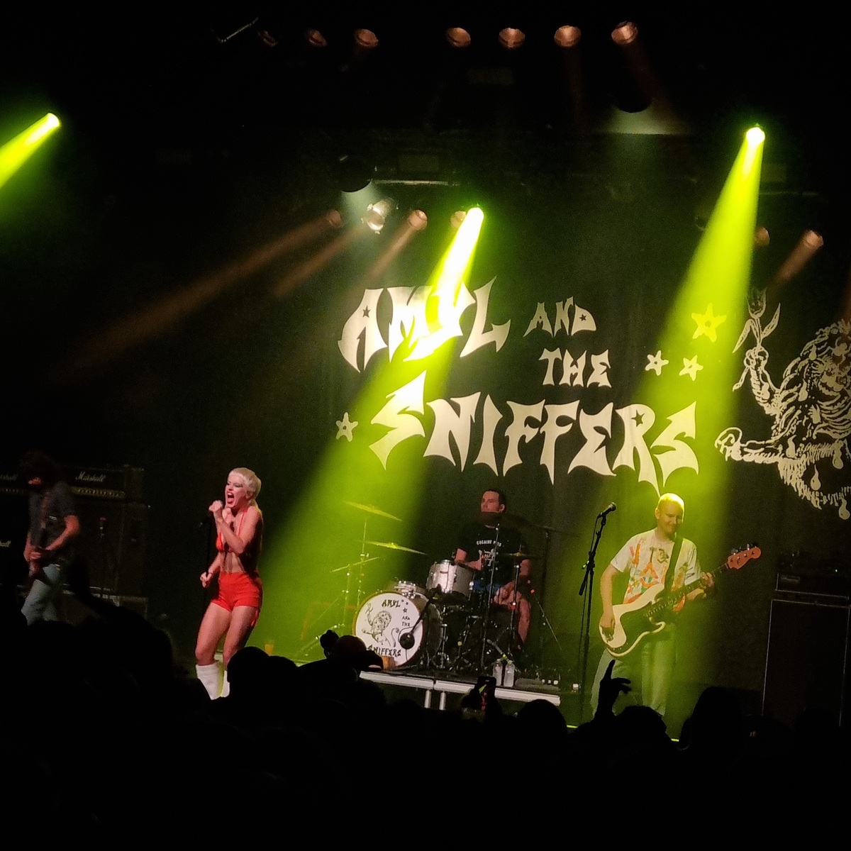 Nov 15, 2022: Amyl & The Sniffers / C.O.F.F.I.N at Trix Zaal Antwerp ...