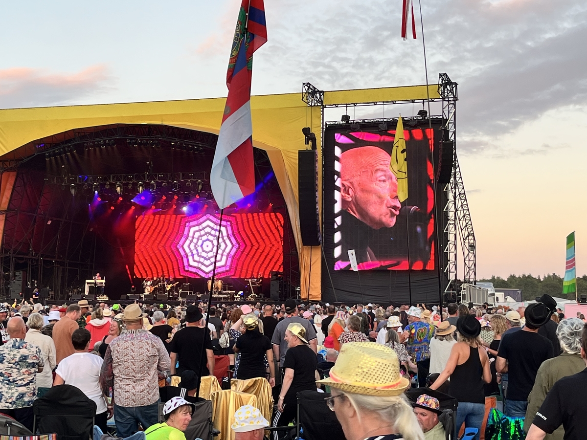 Tunde Baiyewu Concert & Tour History | Concert Archives