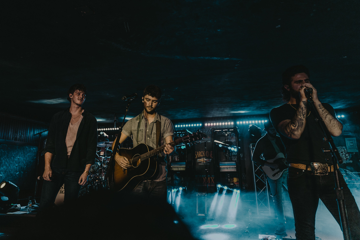 Greylan James Concert Photos | Concert Archives