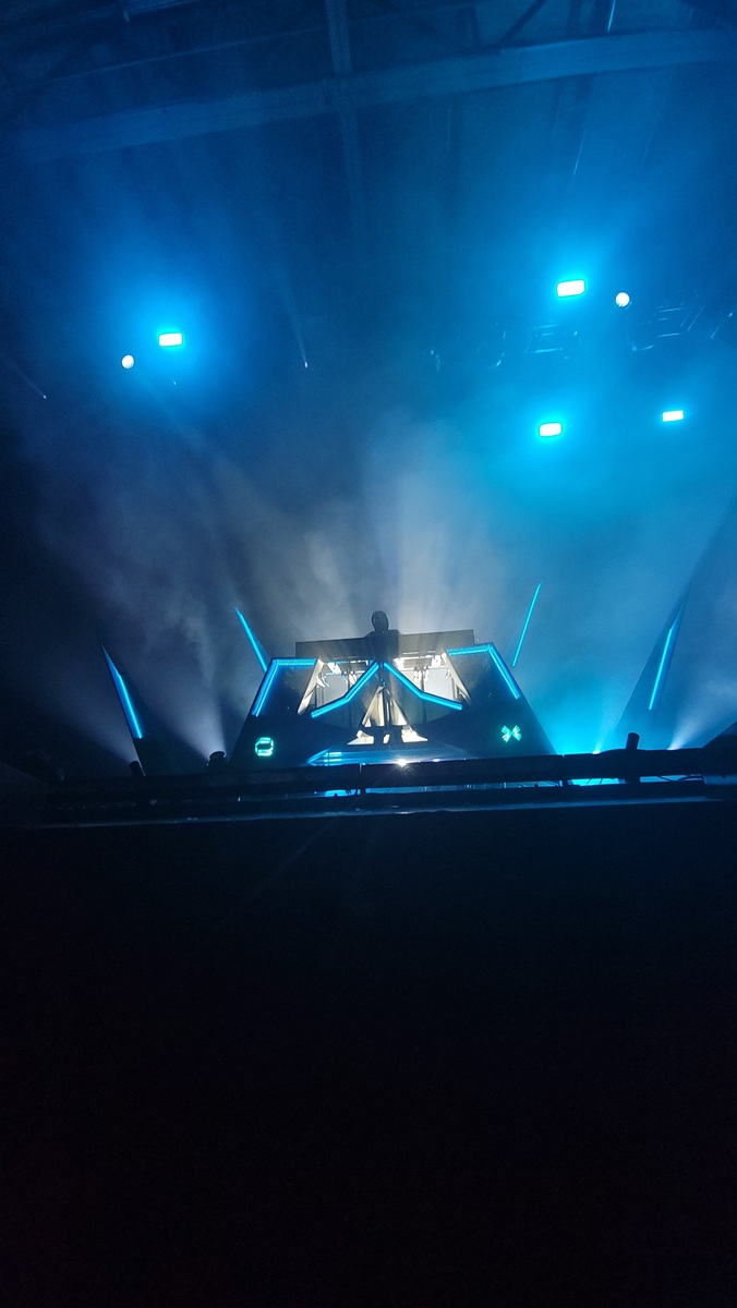 Concert History of Radius Chicago Chicago, Illinois, United States ...