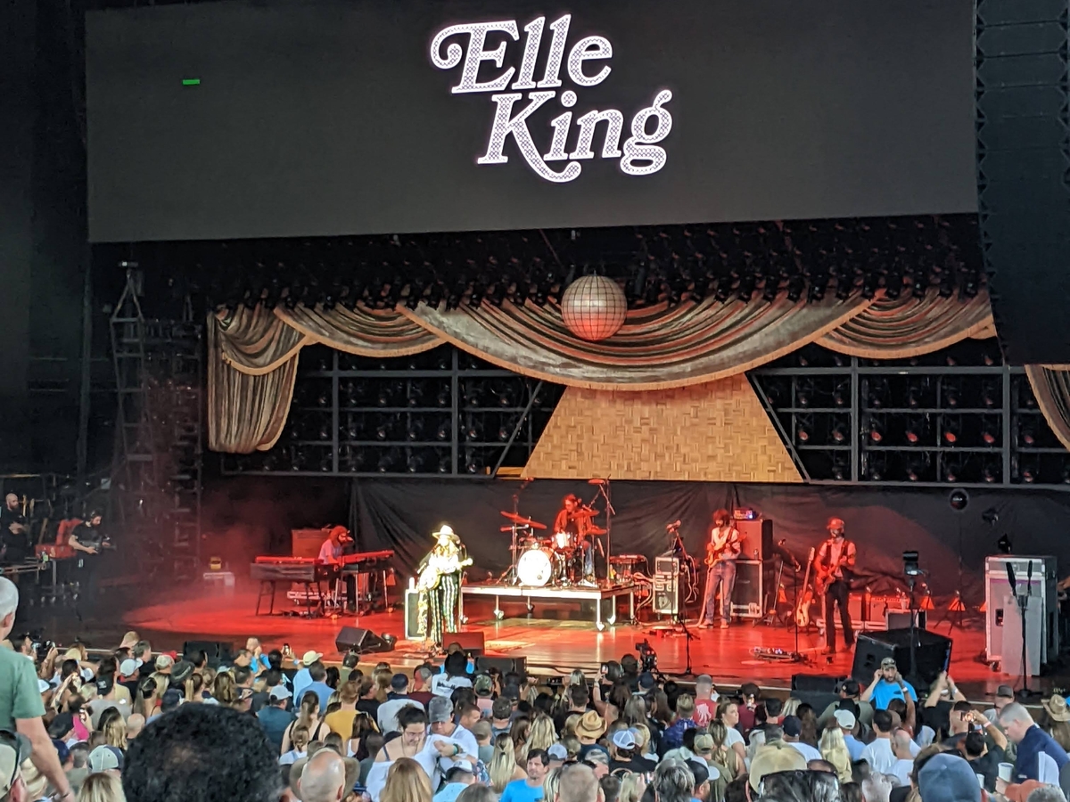 Chris Stapleton Concert & Tour History (Updated for 2023) | Concert ...