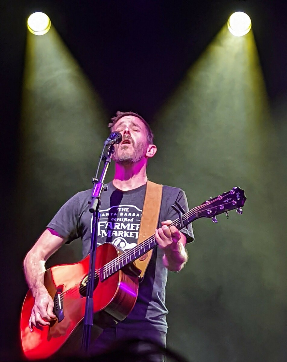 Chris Barron Concert & Tour History (Updated for 2025) | Concert Archives