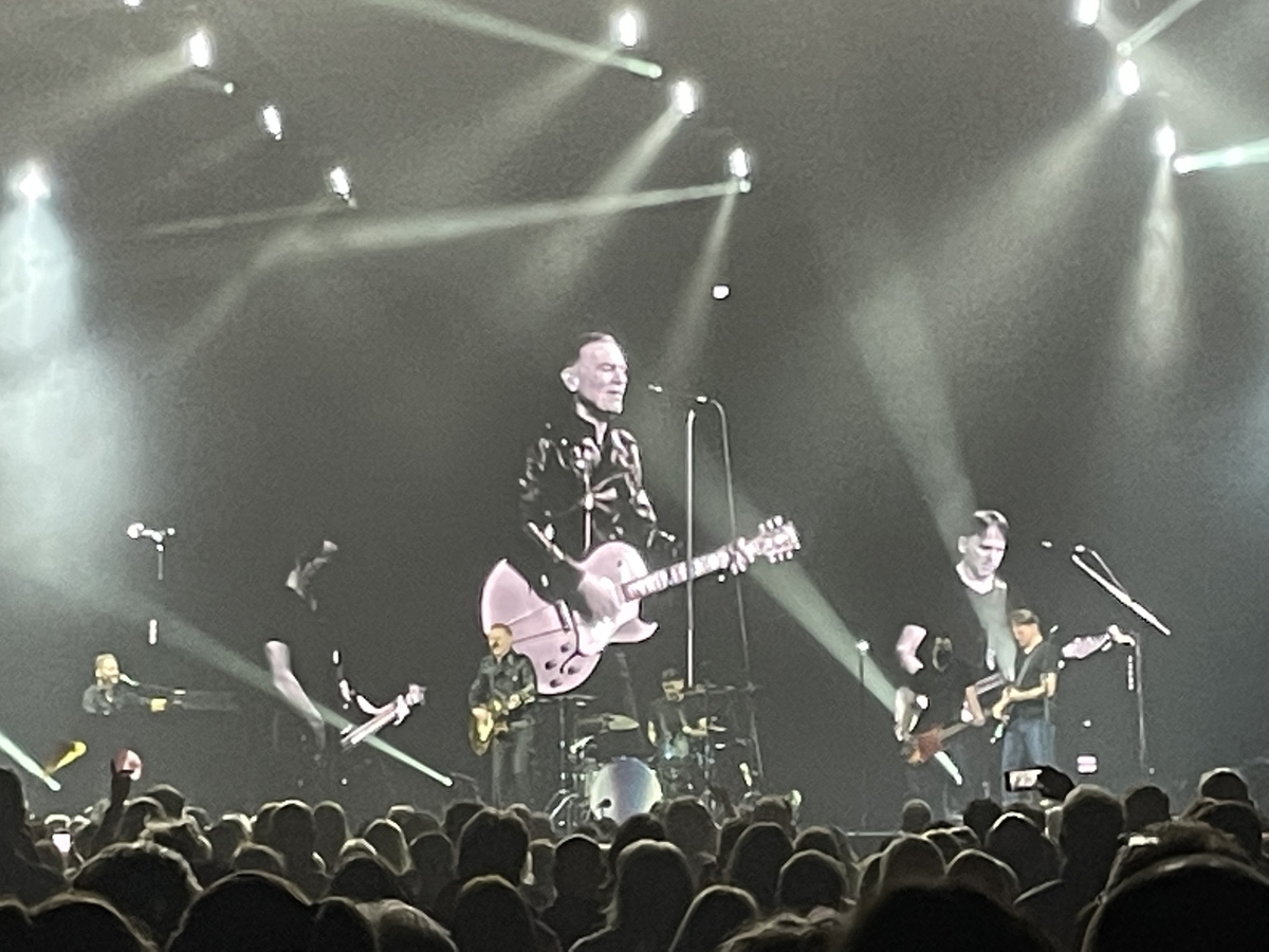 Bryan Adams Concert & Tour History (Updated for 2023) | Concert Archives