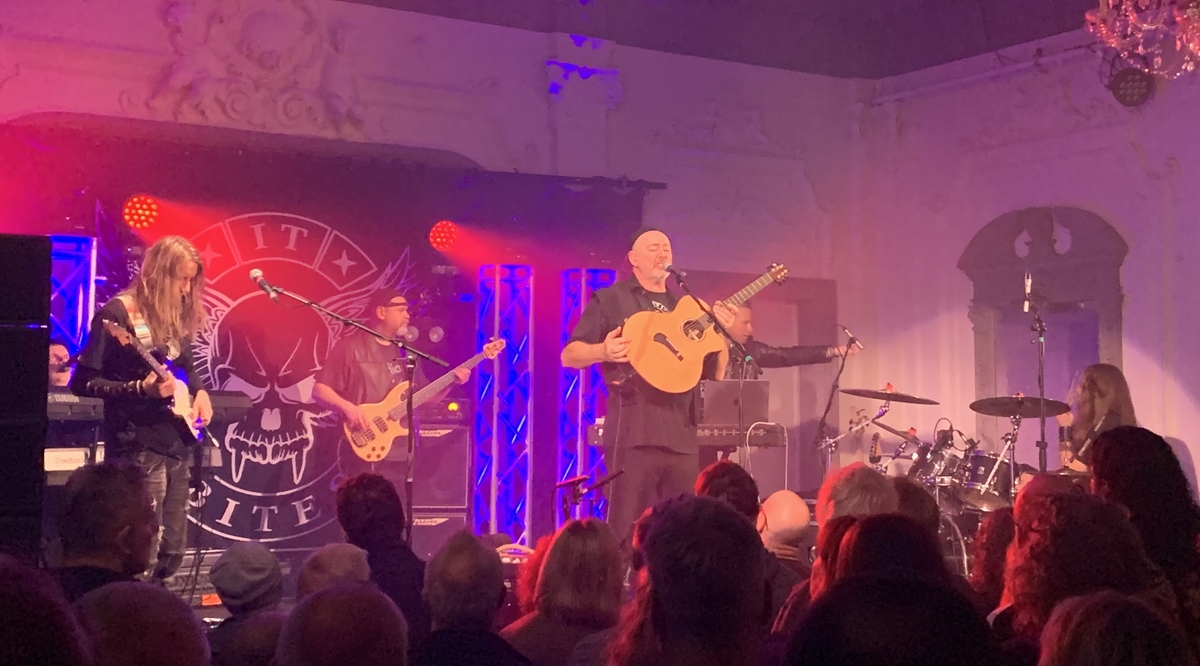 Francis Dunnery's It Bites Concert & Tour History | Concert Archives