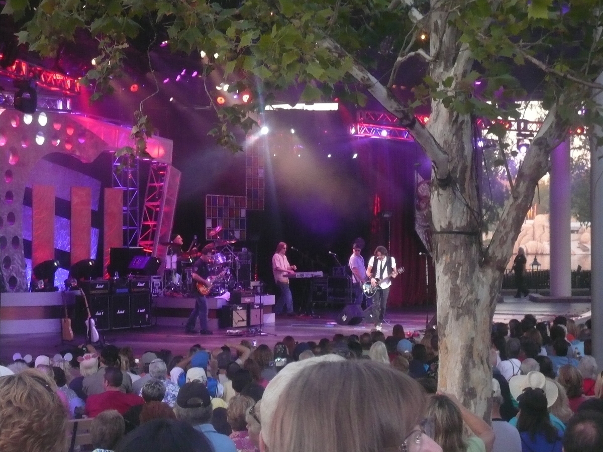 Rick Springfield Concert & Tour History (Updated for 2023) | Concert ...