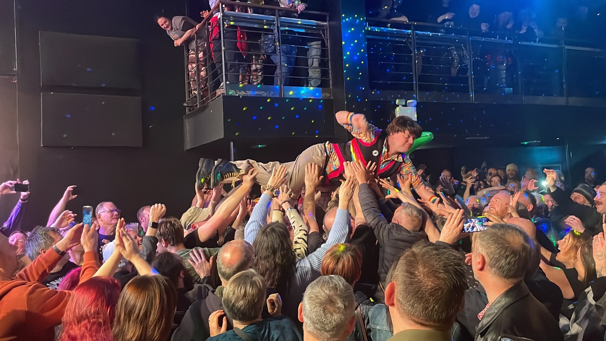 Feb 04, 2023: The Bar-Steward Sons Of Val Doonican at Rescue Rooms ...