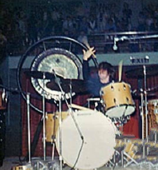 Concert History of Roberts Municipal Stadium Evansville, Indiana ...