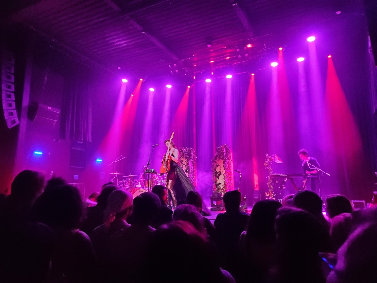 Feb 25, 2023: Kimbra / Tei Shi at Delmar Hall St. Louis, Missouri ...