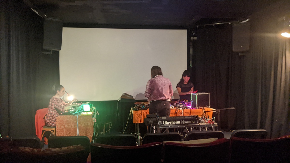 Stathis/Davey/Kim Concert & Tour History | Concert Archives