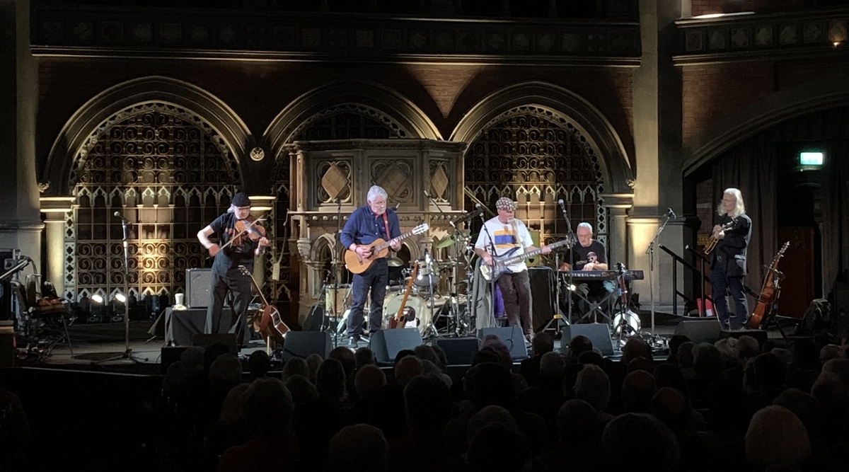 Hannah Sanders & Ben Savage Concert Photos | Concert Archives