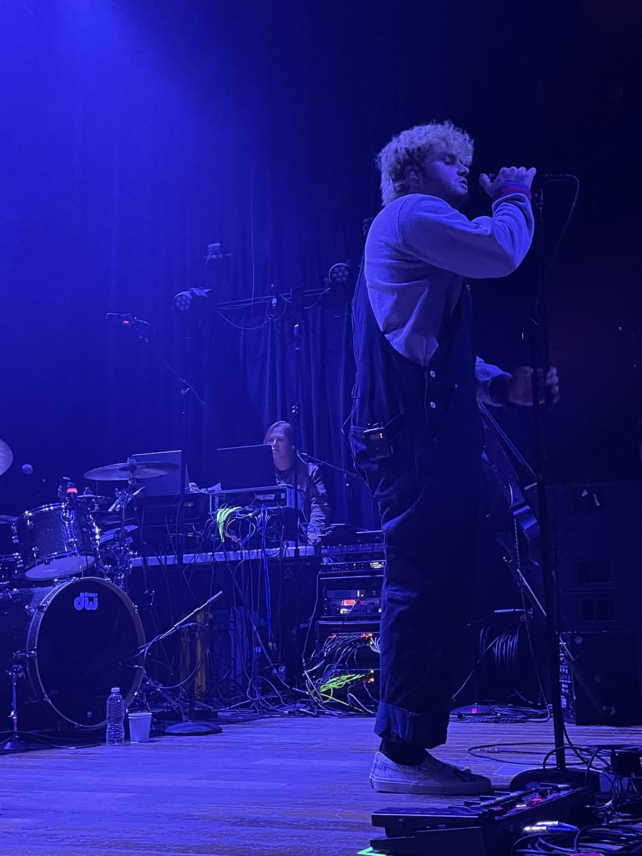 Alex Warren Concert & Tour History (Updated for 2024) | Concert Archives