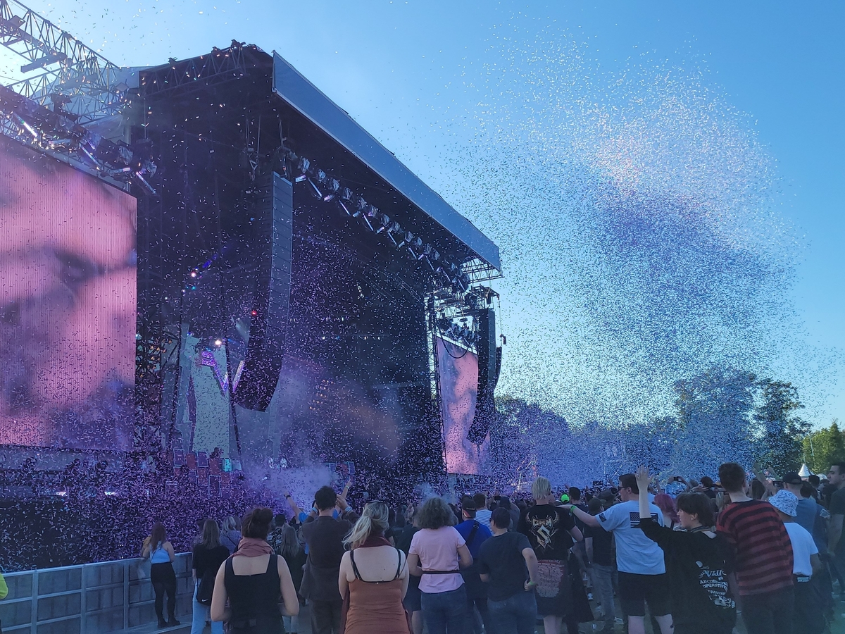 "The Hella Mega Tour" Concert & Tour History | Concert Archives