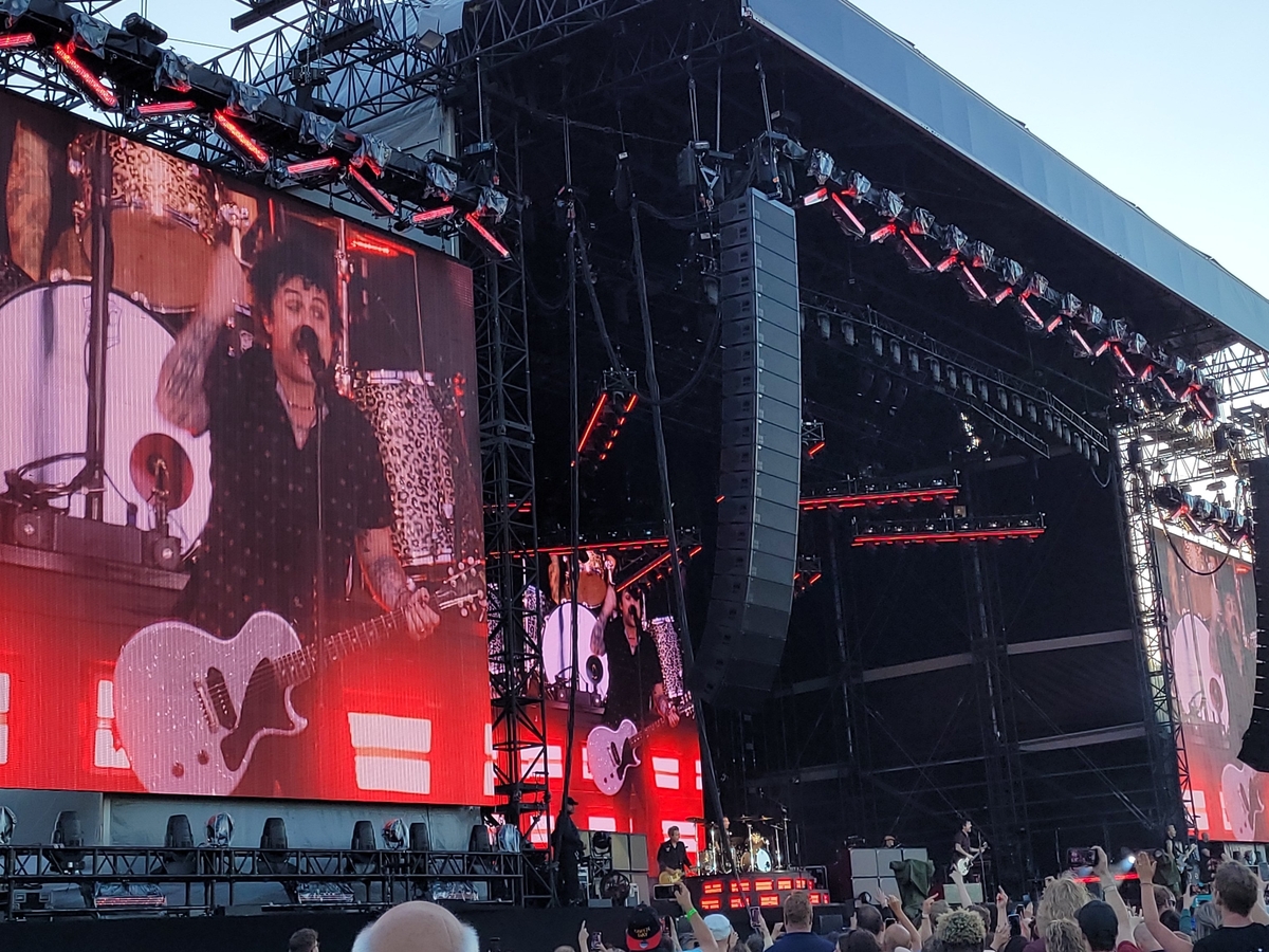 "The Hella Mega Tour" Concert & Tour History | Concert Archives