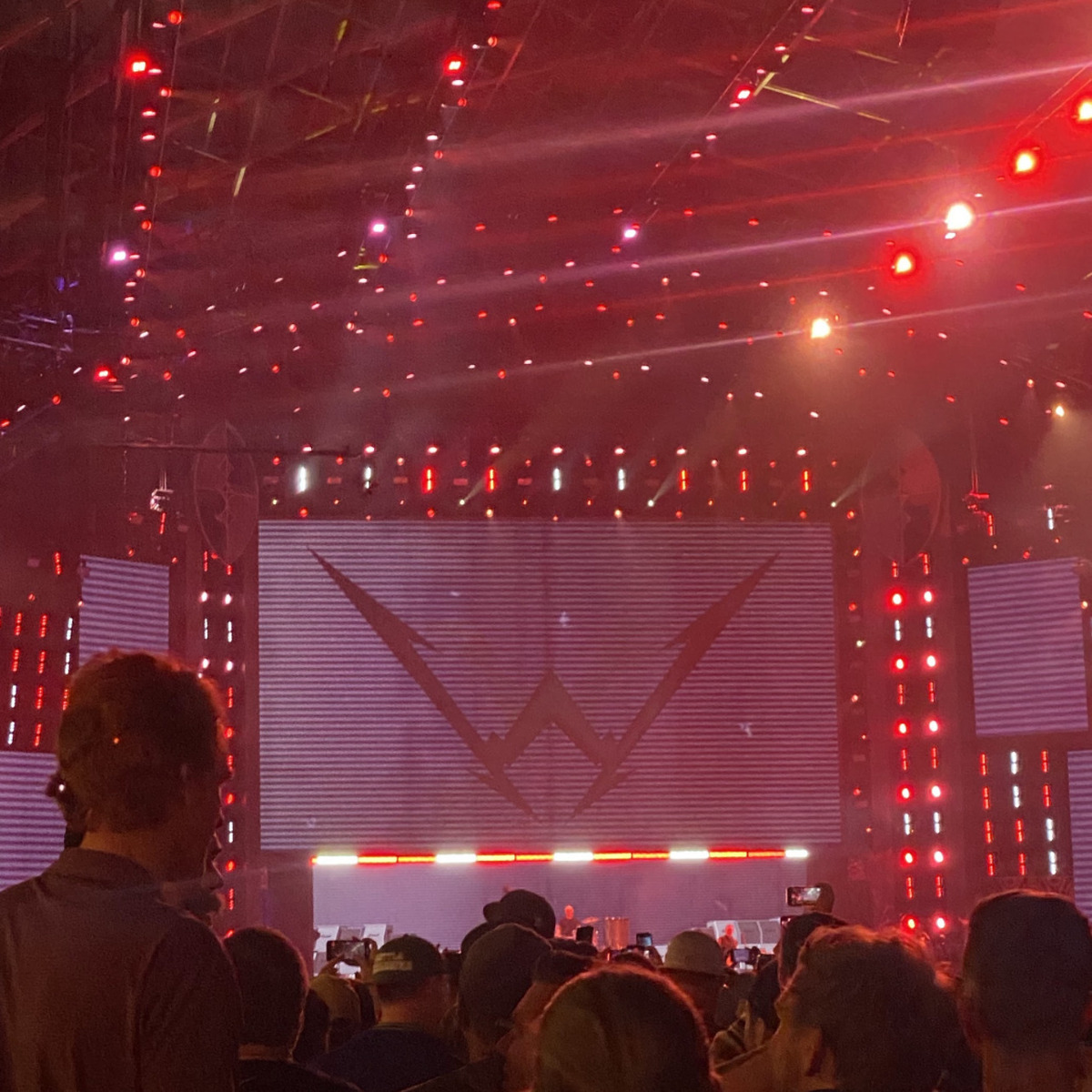 Apr 28, 2022: Weezer at Draft Theater Las Vegas, Nevada, United States ...