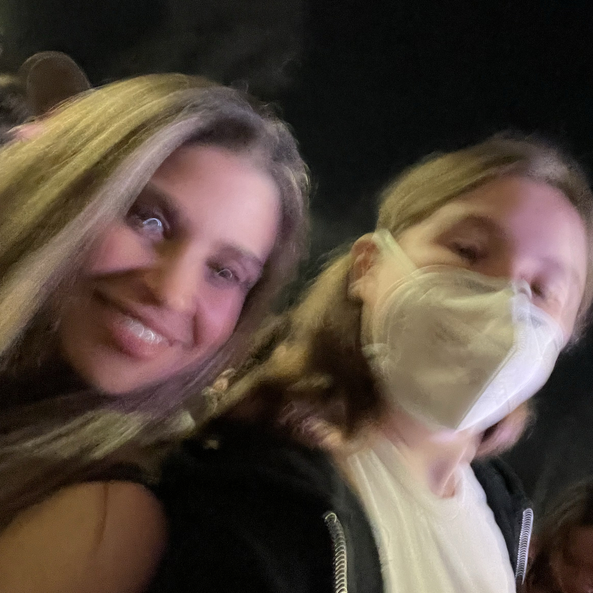 Apr 20, 2023: Sabrina Carpenter / spill tab / Blu Detiger at Greek ...