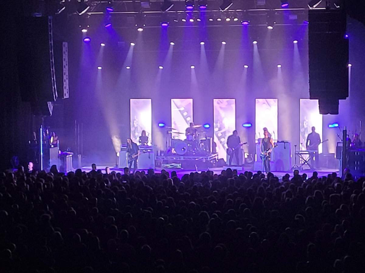 Apr 21, 2023: Placebo / Poppy Jean Crawford at The Salt Shed Chicago ... Apr 21, 2023: Placebo / Poppy Jean Crawford at The Salt Shed Chicago ...