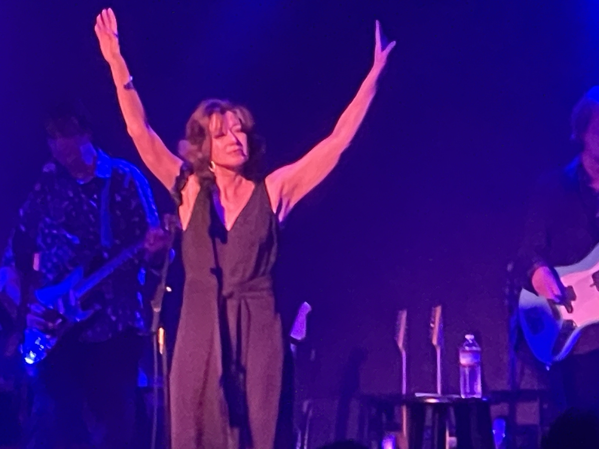 Amy Grant Concert & Tour History (Updated for 2023 - 2024) | Concert ...