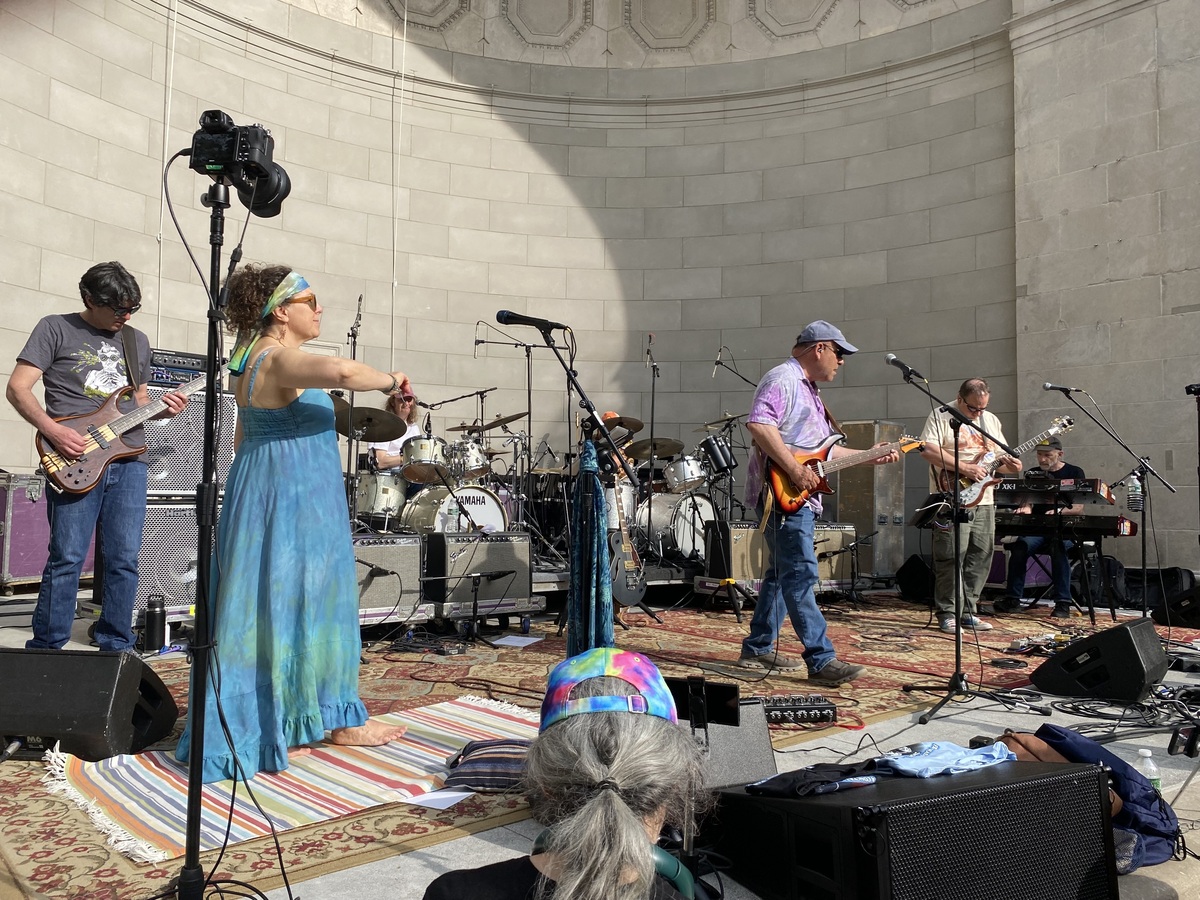 May 16, 2023: Stella Blue's Band at Naumburg Bandshell - Central Park ...