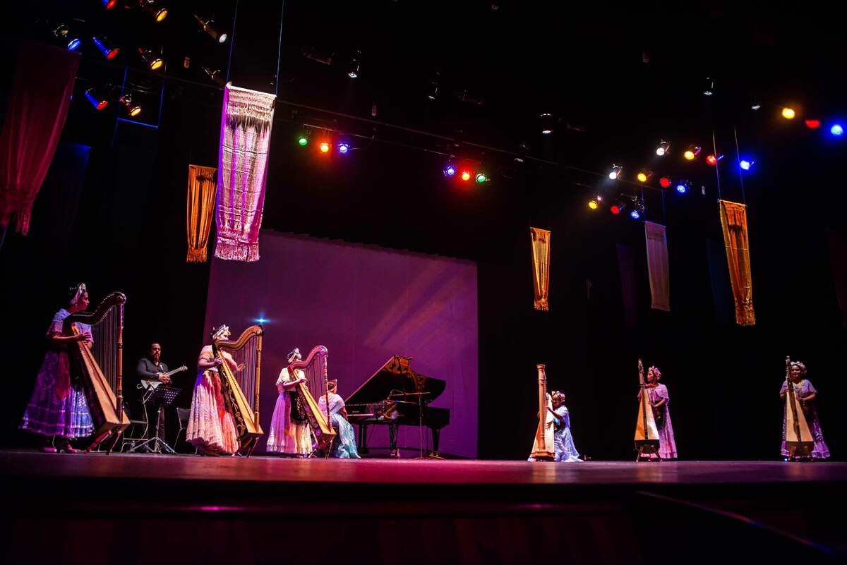 Alicia Navarrete Concert & Tour History | Concert Archives