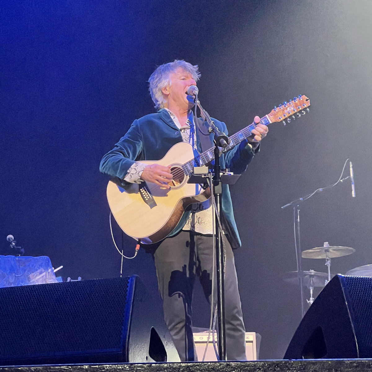 May 09, 2023: Crowded House at The Wiltern Los Angeles, California ...