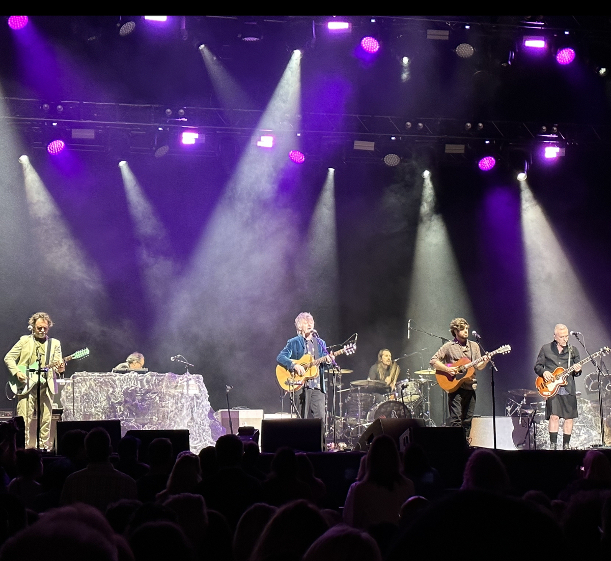 Crowded House Concert & Tour History (Updated for 2023 - 2024 ...