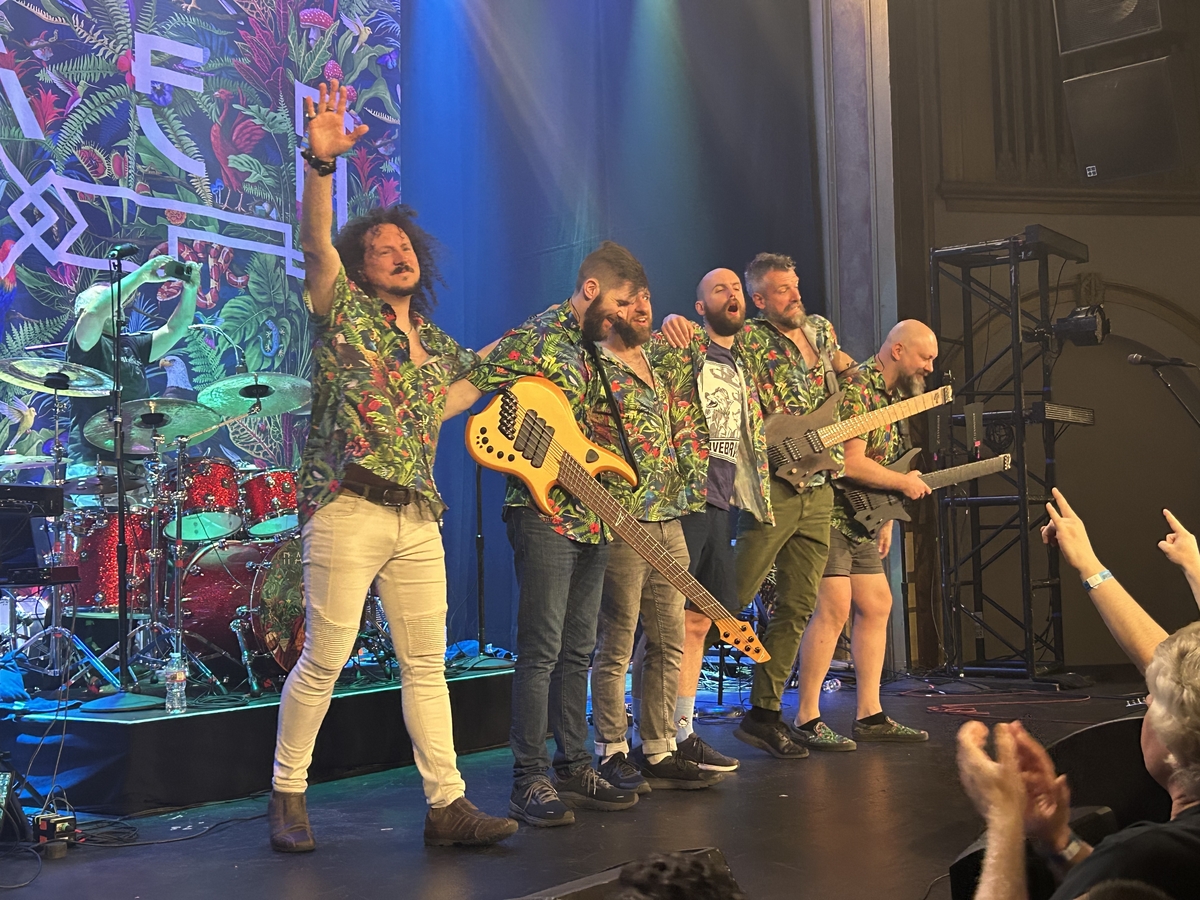 Haken - Cockroach King (Sharing more modern prog. This album is a ...