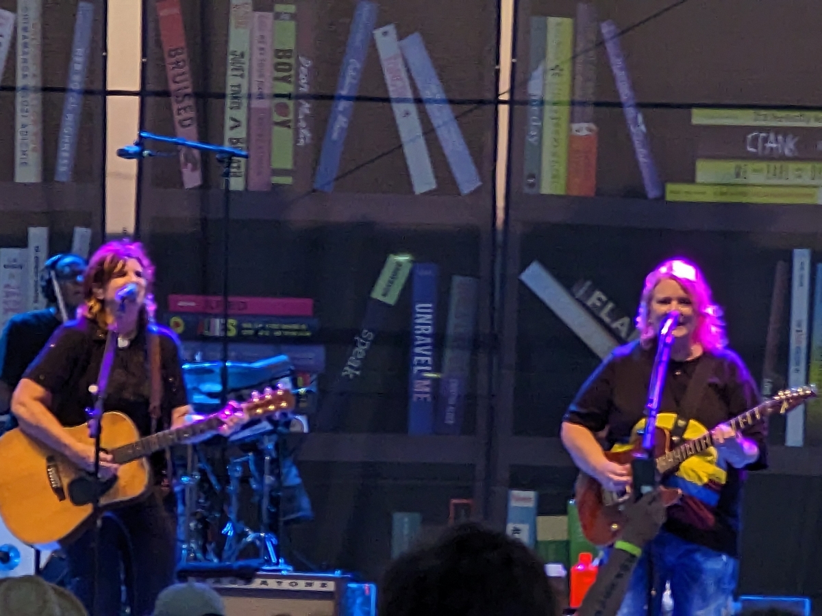 Indigo Girls Concert & Tour History (Updated for 2023) | Concert Archives