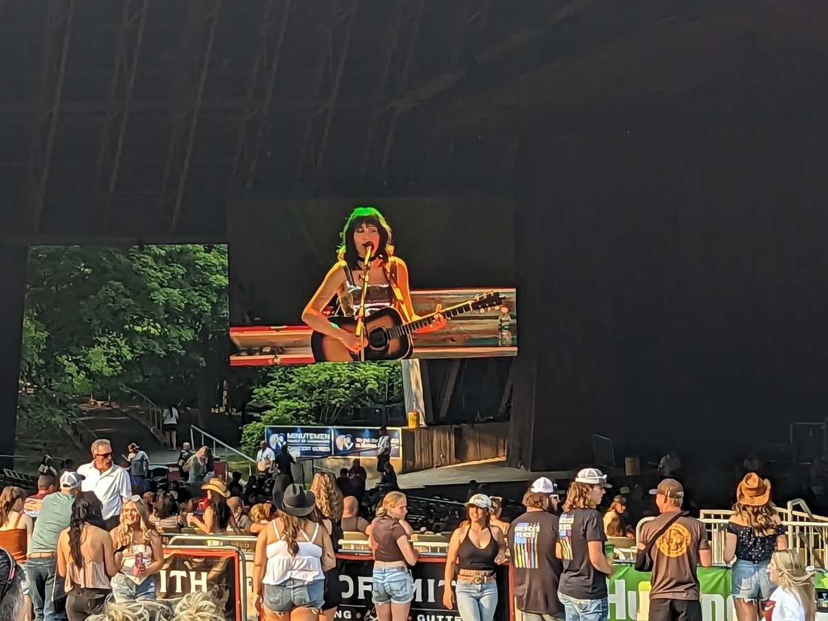 Jordan Davis Concert & Tour History (Updated for 2023) | Concert Archives