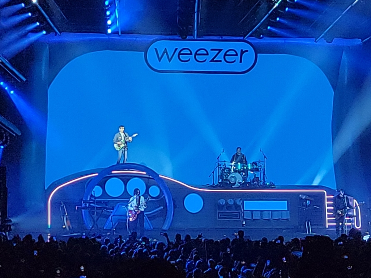 Jun 16, 2023: Weezer / Modest Mouse / Momma at Blossom Music Center ... Jun 16, 2023: Weezer / Modest Mouse / Momma at Blossom Music Center ...